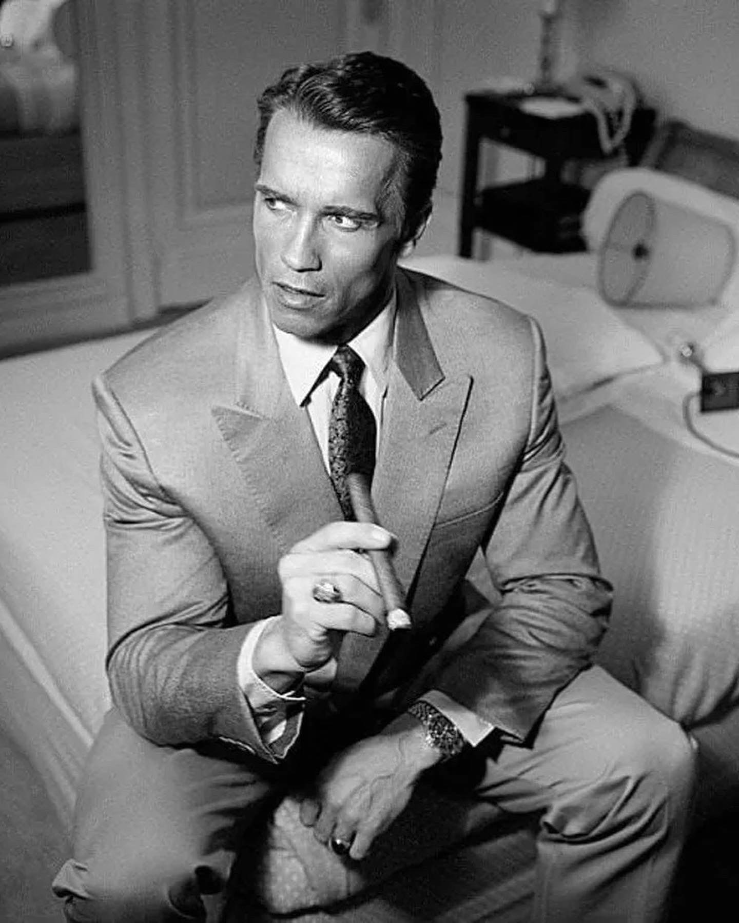 Famous Stars Who Smoke